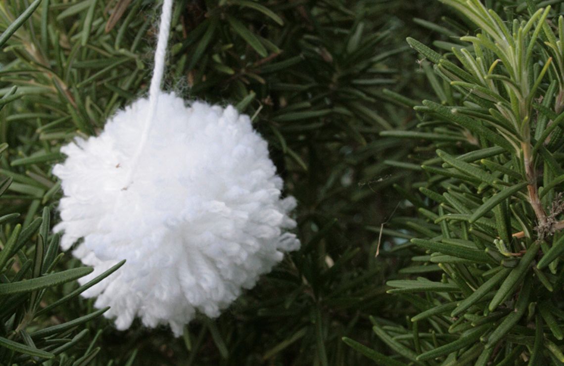 Les pompons de Noël - Blog Hop'Toys