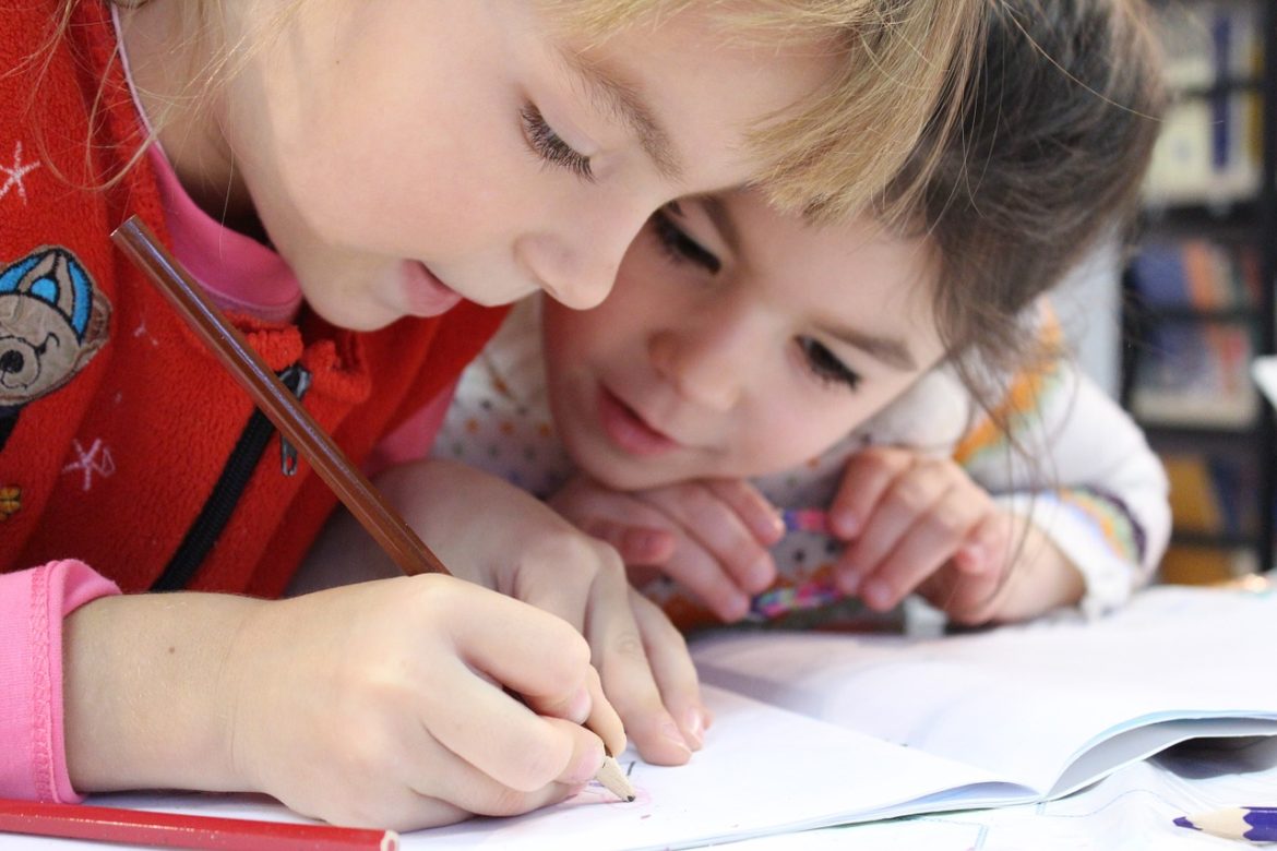 Comment développer la concentration en classe ? - Blog Hop'Toys