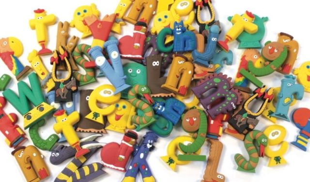 Éveil à la lecture avec la Planète des Alphas - Blog Hop'Toys