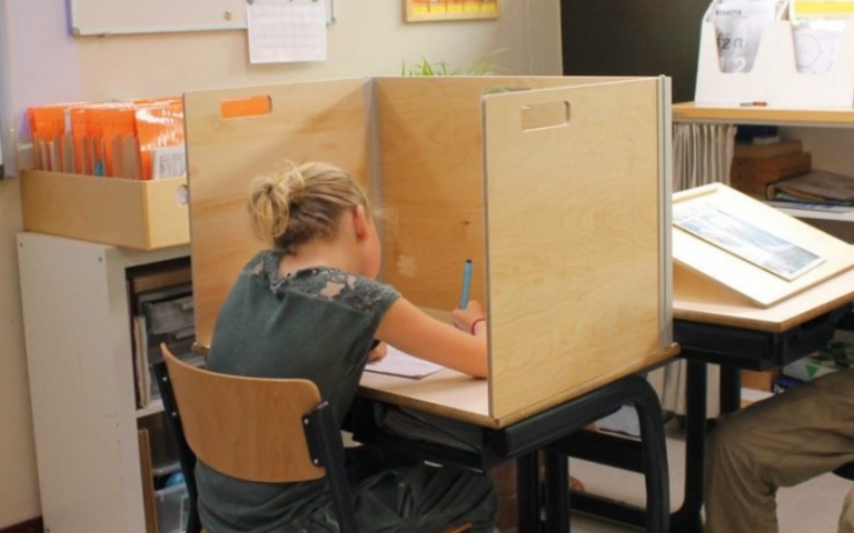 Comment développer la concentration en classe ? - Blog Hop'Toys