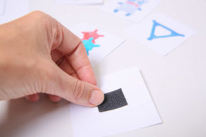 Alzheimer : créer une box sensorielle d'autorégulation - Blog Hop'Toys