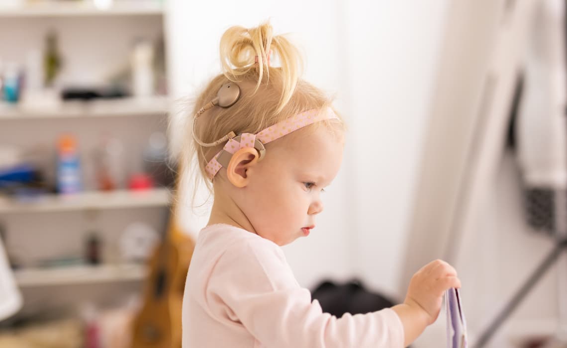 Les besoins du bébé sourd - Blog Hop'Toys